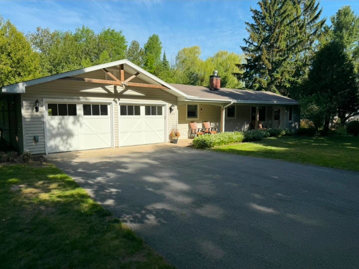 Newly Listed House Suttons Bay Close To Downtown - Suttons Bay, MI