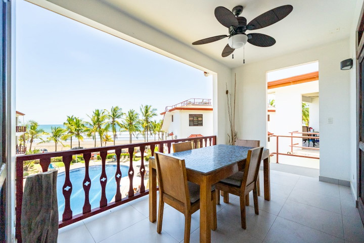 Beachfront Condo With Private Rooftop - Jaco