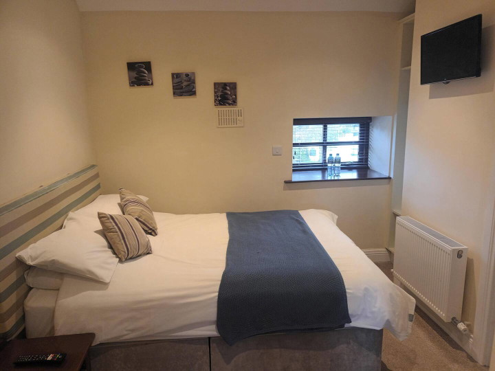 Lakeside Double Room Overlooking Marina. 4 Of 4 - Nenagh