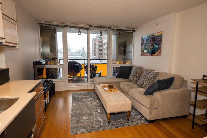 Cozy 1 Bedroom In Historic Chinatown, Parking Incl - Vancouver