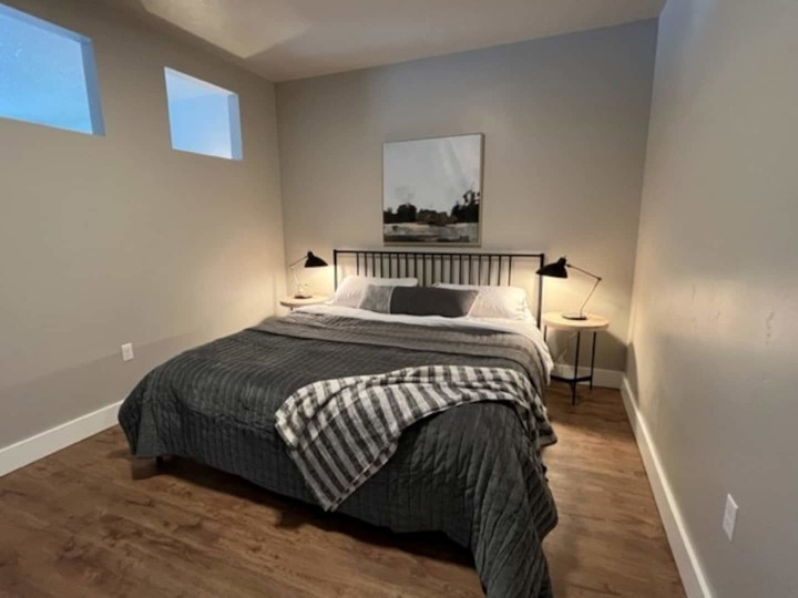 #108 Spacious Studio Rental In La Grande, Or - La Grande, OR
