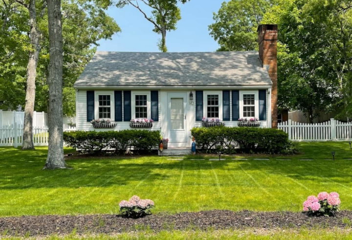 Cape Cod Cottage - Walk To The Beach - Yarmouth, ME