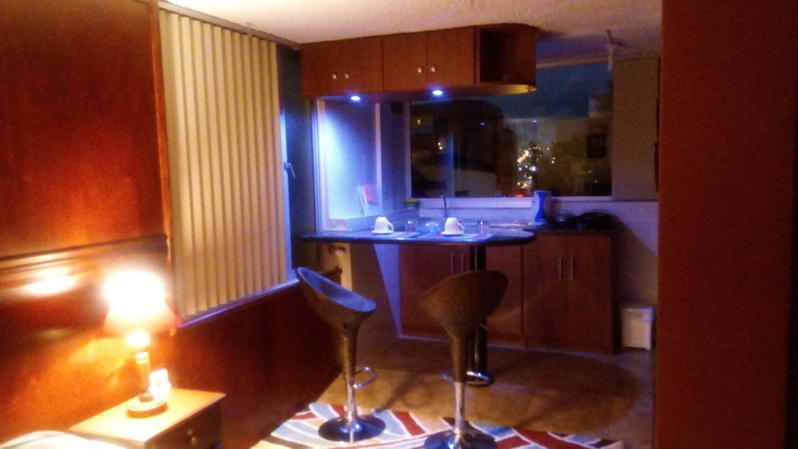 Arriendo Mensual. Estudio A 23 Mt En Batán Alto. - Quito