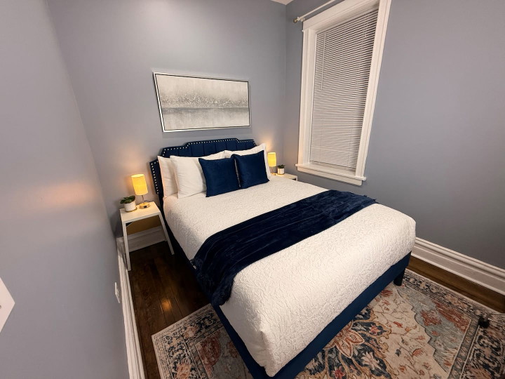 Two Bedroom Chicago Unit - Evanston, IL