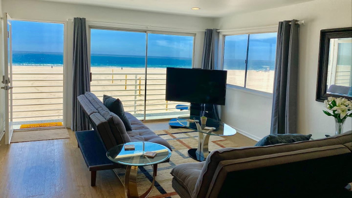 Oceanfront- Modern Beach Home On The Strand ! - El Segundo, CA