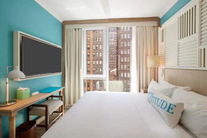 Tropical Oasis | Times Square. Heated Pool - Chelsea