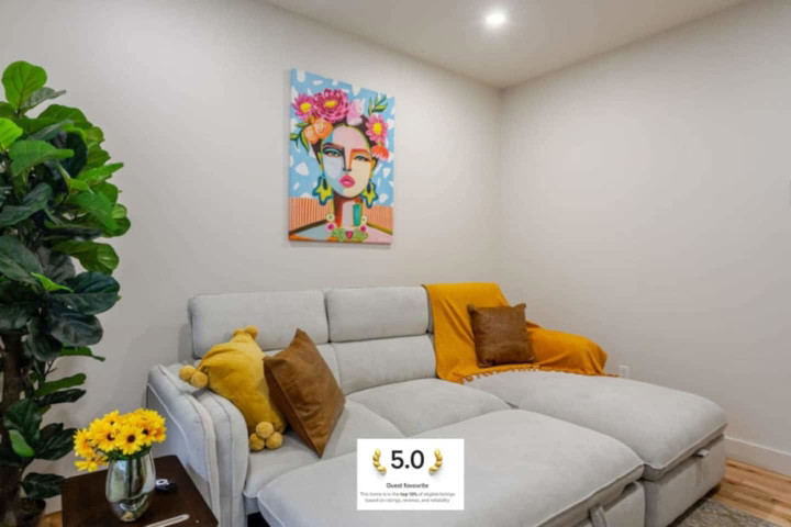 Stunning Apartment In Montréal | 2b1b - Montreal