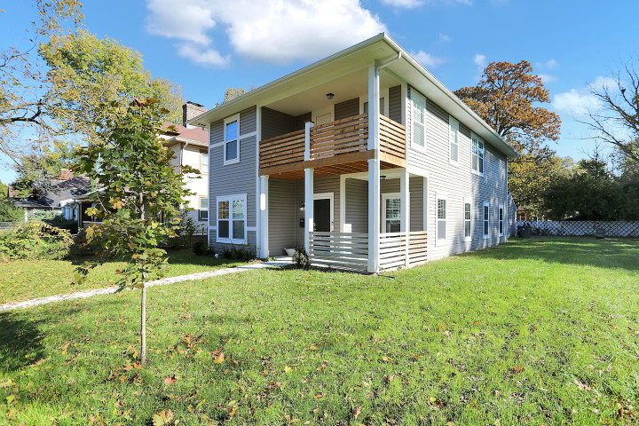 Stylish 4br Getaway | Backard, Bbq & Pet Friendly - Indianapolis, IN