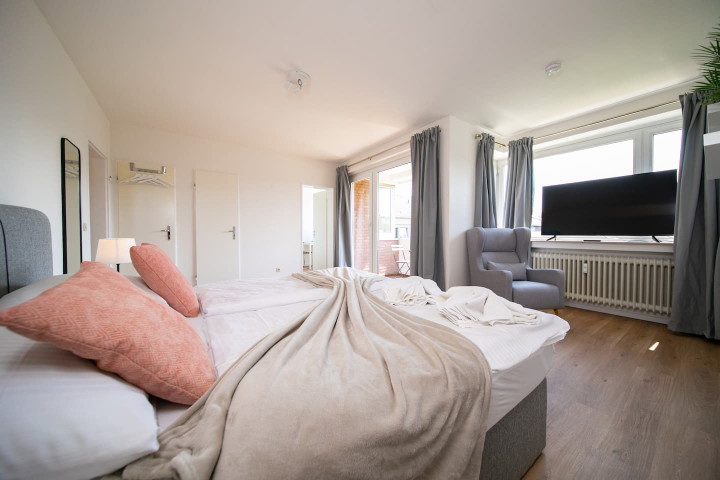 Apartment | Central With Kitchen | Balcony | Fair - Neuss
