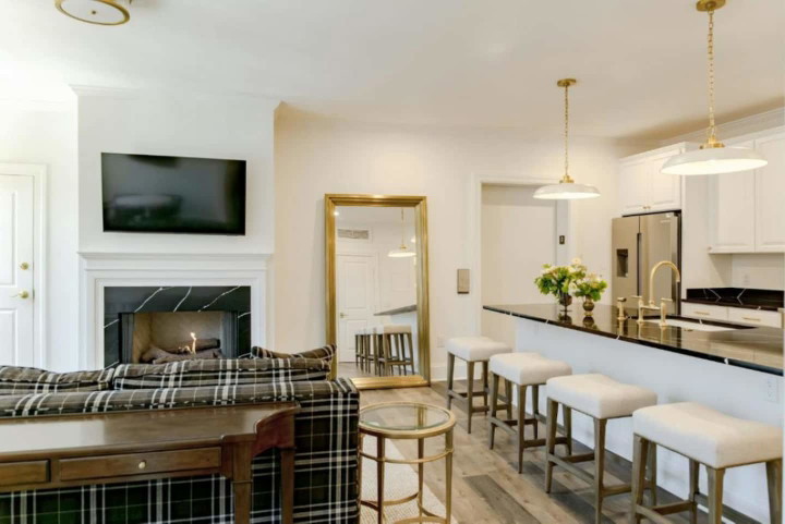 Private Luxury 1-br Condo In Historic Leesburg - Leesburg, VA