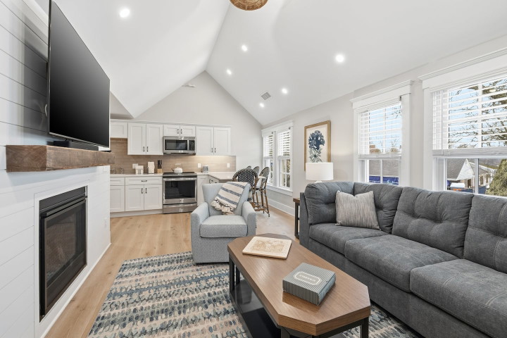 Lux On Main | Downtown | Parking | Sleeps 6, #201 - Woods Hole, MA
