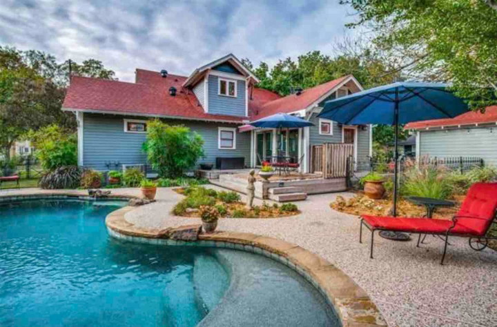 Red Door Cottage - McKinney, TX
