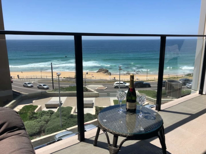 Luxury Beachfront Apartment - Newcastle Beach - Newcastle