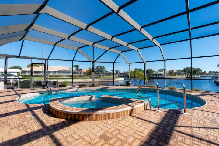 Panoramic Waterfront | Pool & Spa Dock Kayaks - Punta Gorda, FL