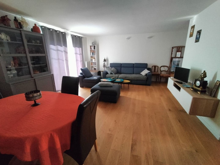 Appartement Entier Dans Maison - Chassieu