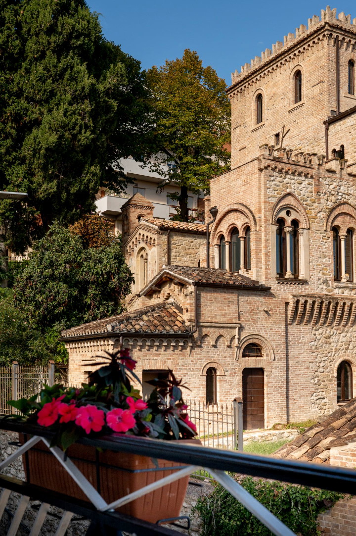 La Finestra Sul Castello, Eleganza E Comfort - Teramo