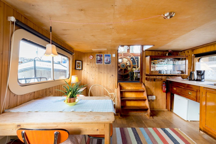 Romantic Deckhouse On Historic Ship Central R'dam - Rotterdam