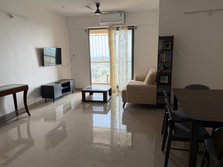 Stay High With 10th Floor Views, 3 Beds, Max Chill - Raipur