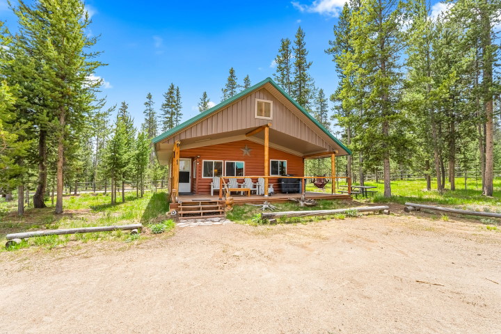 Stanley Stays - The Ponderosa Pine Cabin - Stanley, ID