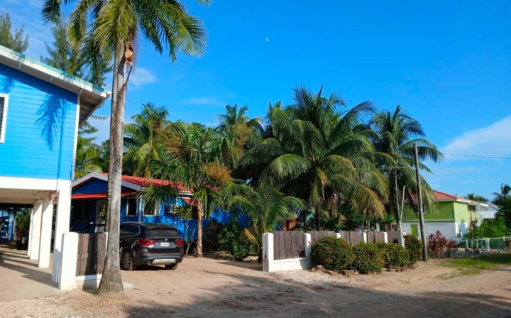 3 Bdrm Home Private Beachfront - Belize