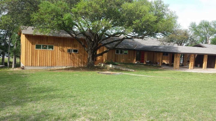 Lake House In The City - Garland, TX