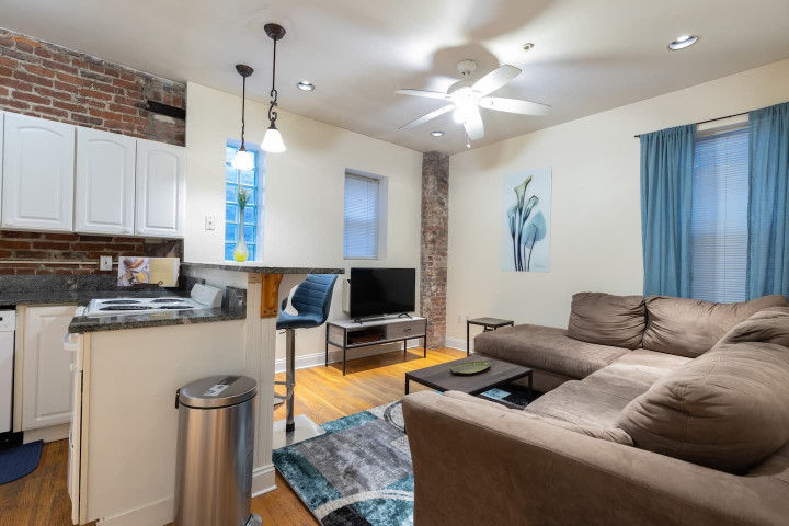 Central 2 Bed In North End | Peapod Rentals - Boston, MA