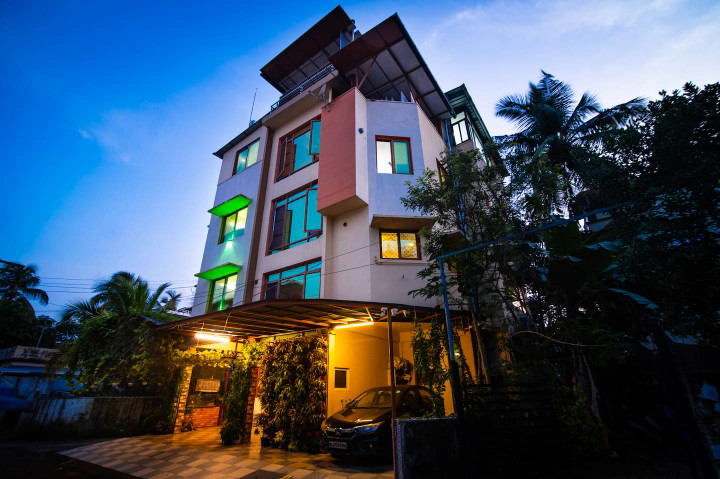 Oasis Homestay Penthouse 2bhk A/c Near Metro Stn. - Kochi, India