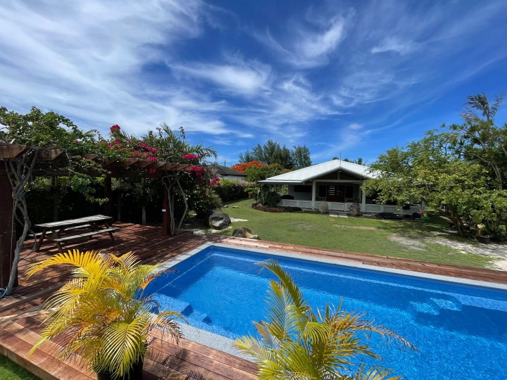 Large Beachside Home With Pool - Cook Islands