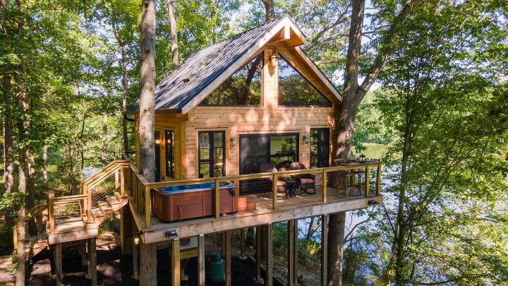 Lake's Edge Treehouse - New Jersey