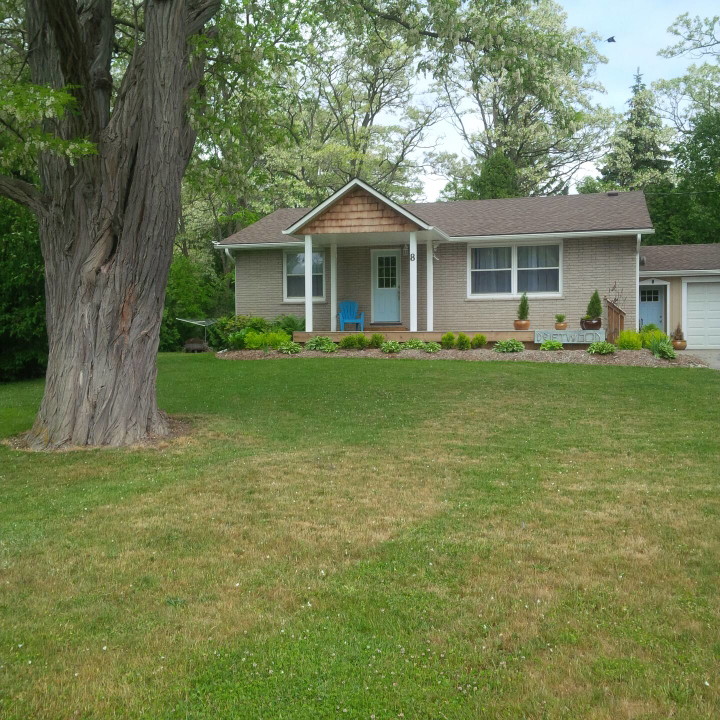 Quaint, Beachy Vacation Cottage - Bayfield