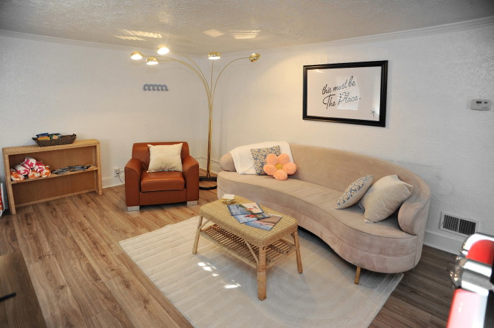 Peach By The Beach! Retro Apt Close To Downtown - New Buffalo, MI