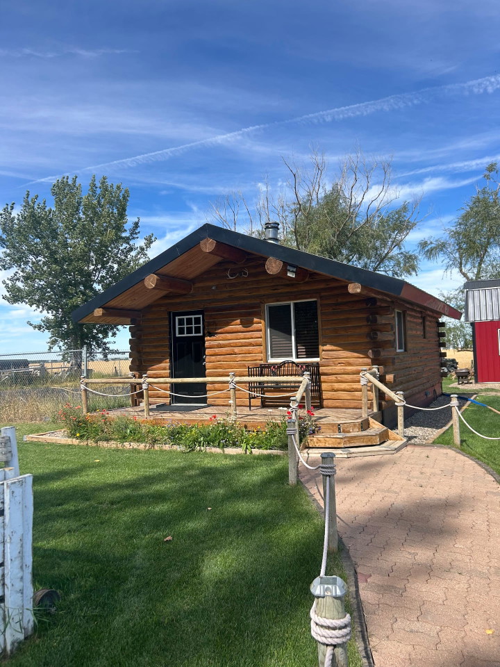 Homey Farm Cabin In The Countryside - Alberta