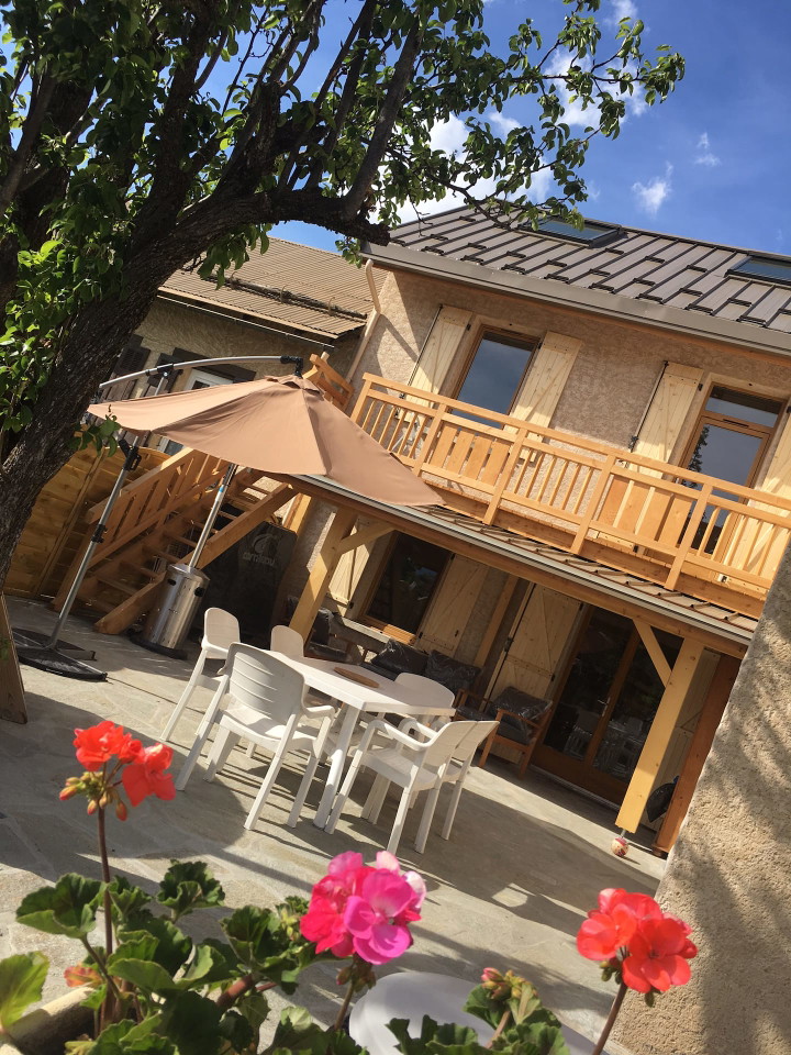 House: Swimming Pool, Hot Tub, Garden In The City Centre - Briançon