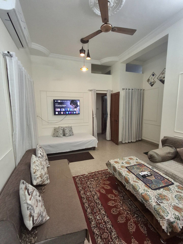 Ramraj Guest House Ff 2bhk Stay Near Mahakal - Ujjain