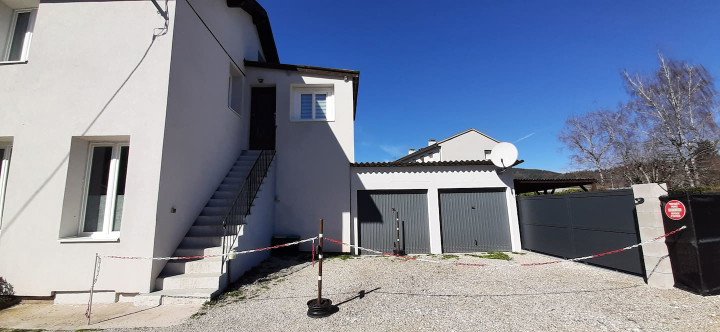 Appartement Non Fumeur Avec Escaliers Et Parking. - Nantua