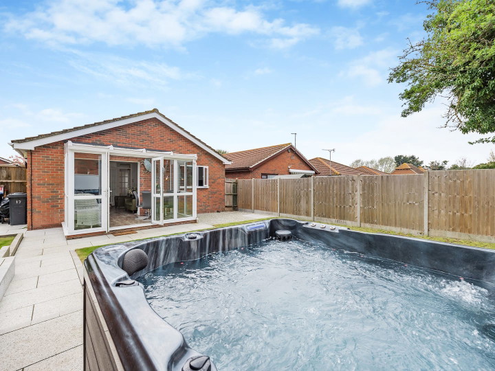 The Beach Bungalow - Herne Bay
