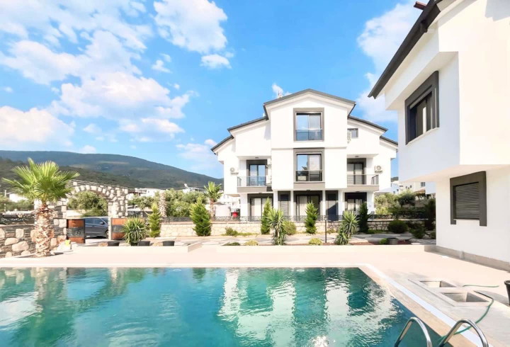 Dreamlike Villa For 10 People - Akbük