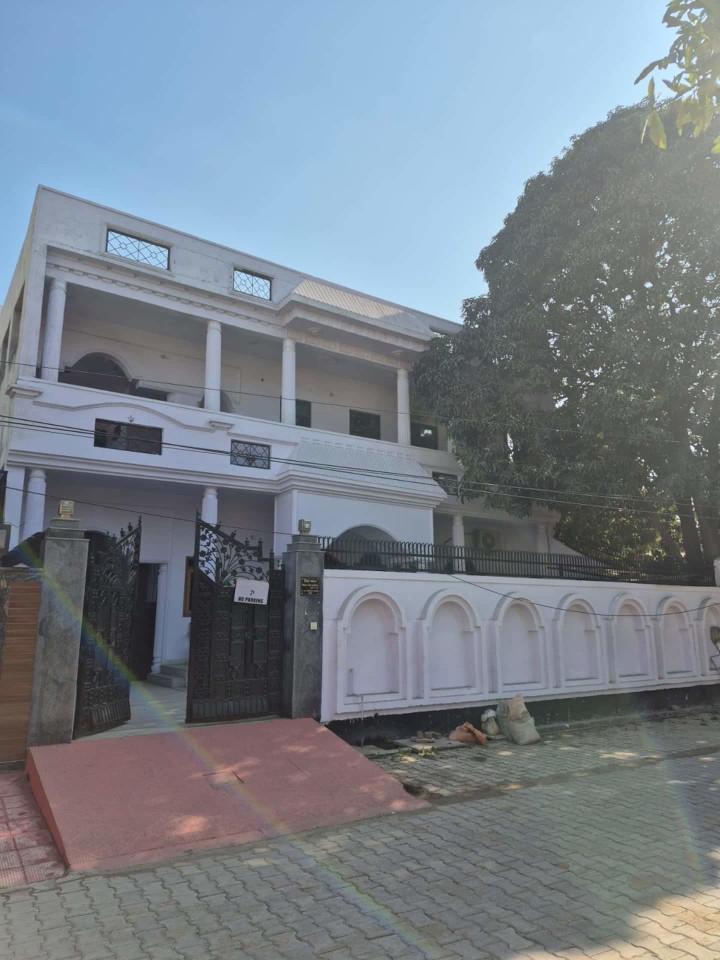 The White House|mathura| Entire 4bhk Villa - Mathura
