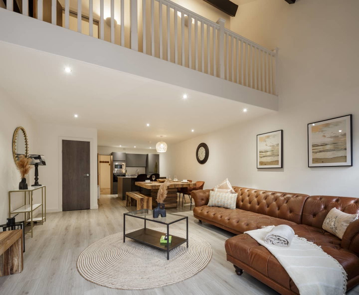 Penthouse Exclusif Rénové En Août 2026, Télévision 85" - Bradford