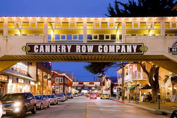 Unique Location Steps To Cannery Row & Aquarium! - Monterey, CA