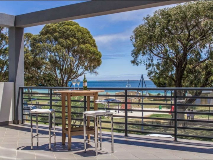 Seaside Escape Aria - Rockingham