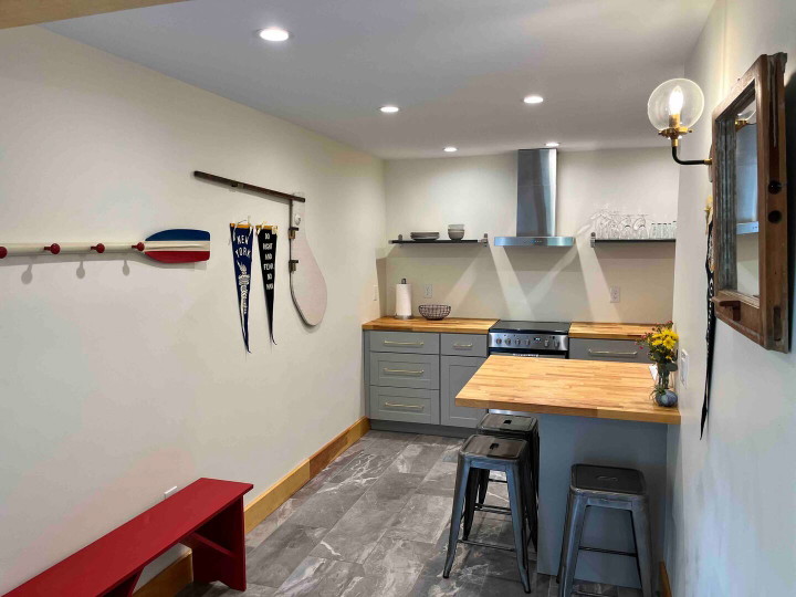 Downtown Mystic Peaceful 2br + Parking - Stonington, CT
