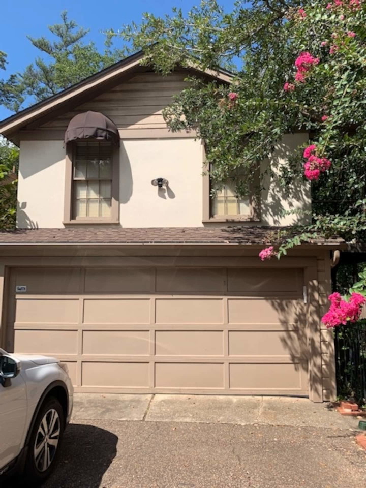 Brick Street Bungalow Garage Apartment - Tyler, TX