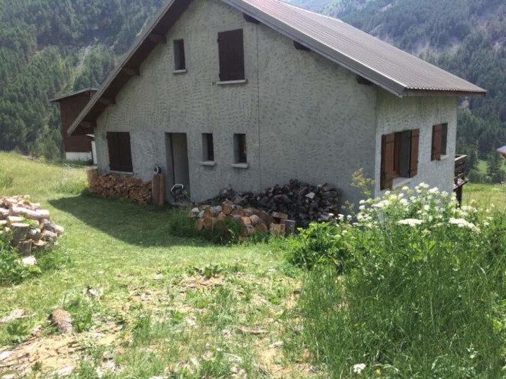 Chalet à Louer Entièrement à 1800m (Col De Larche) - Lac du Lauzanier
