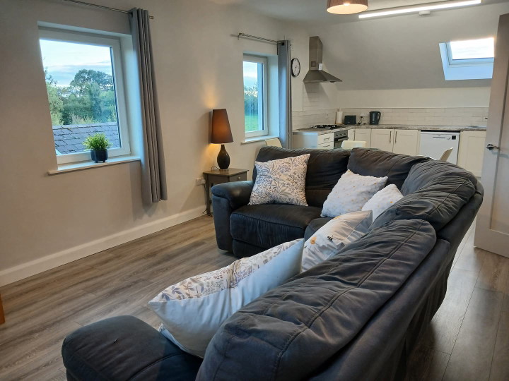 Spacious Comfortable Tranquil Loft - Ashbourne