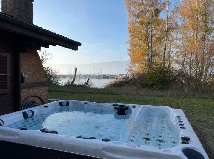 Lake House Lodge With Private Whirlpool And Sauna - Yvonand