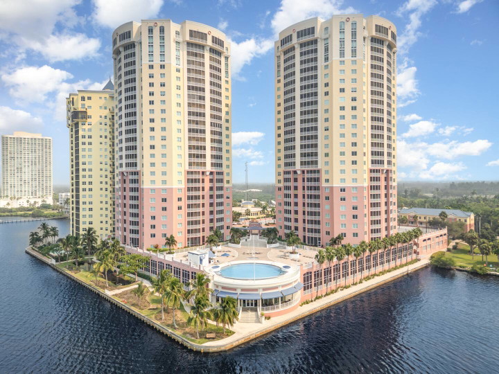 St Tropez - Endless River Views! - Fort Myers