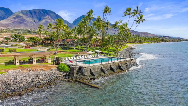 Low Rise, Tropical Oasis, Corner, Spacious Lanai And Kitchen, Ac And Pool. - Maui, HI