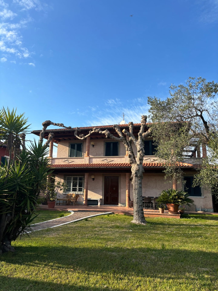 Forte Dei Marmi Villa Elegante Con Giardino - Forte dei Marmi