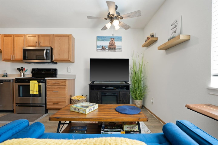 Modern Downtown Kalispell Getaway Walk To Coffee - 칼리스펠